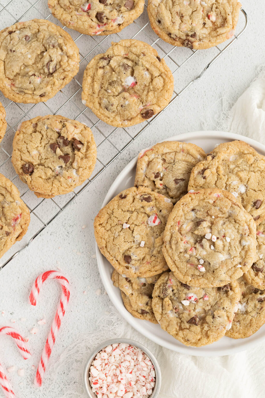 Peppermint Chocolate Chip Cookies - Artful Homemaking